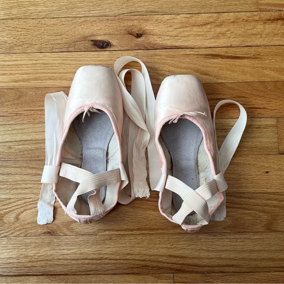 Suffolk | Shoes | Suffolk Stellar Pointe Shoes 5n | Poshmark